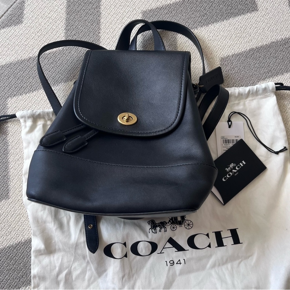 Coach Originals Turnlock Backpack In Black - Gem